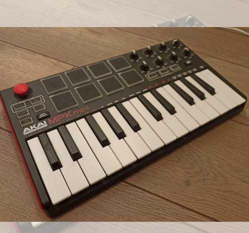 Akai MPK mini MK2 миди клавиатура