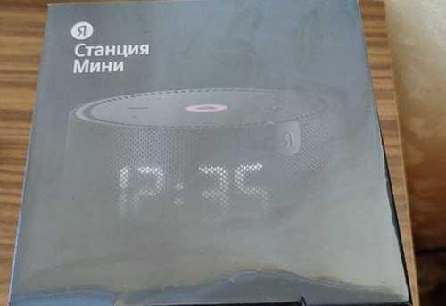 Яндекс станция мини с часами новая