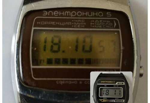 Часы "Электроника-5" и "Электроника-1" из СССР