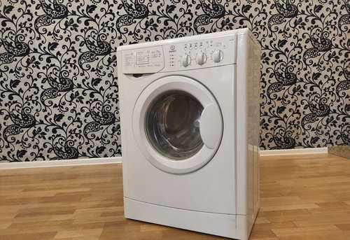 Стиральная indesit wisl 103 CSI на всякие запчасти