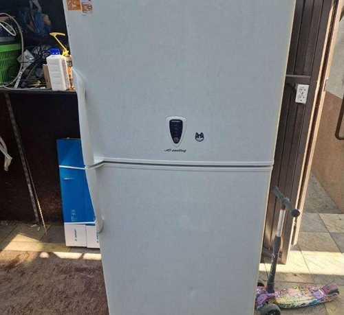 Холодильник Daewoo FR-4502N