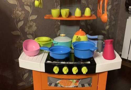 Детская кухня с посудой