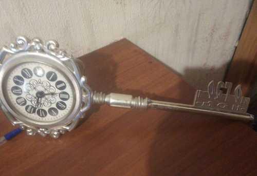 Часы в форме ключа с будильником. СССР
