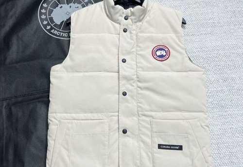 Жилет Canada Goose