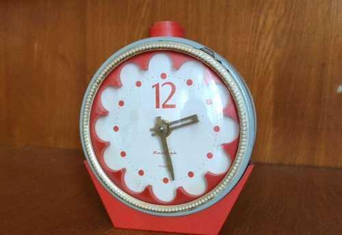 Часы будильник янтарь СССР