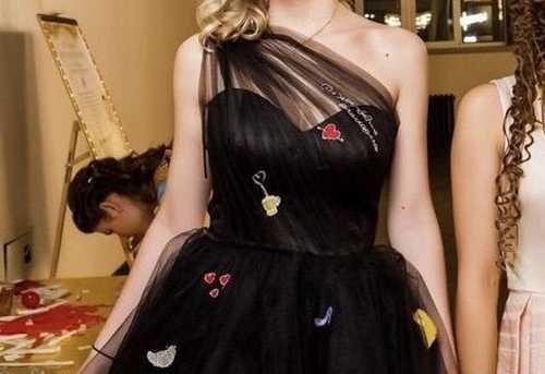 Черное платье на выпускной с пышной юбкой Париж