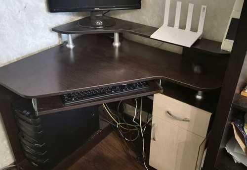 Продам компьютерный стол угловой
