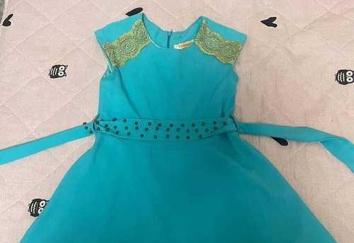 Красивое голубое платье для девочки