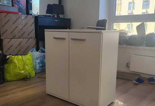 Комод с дверцами