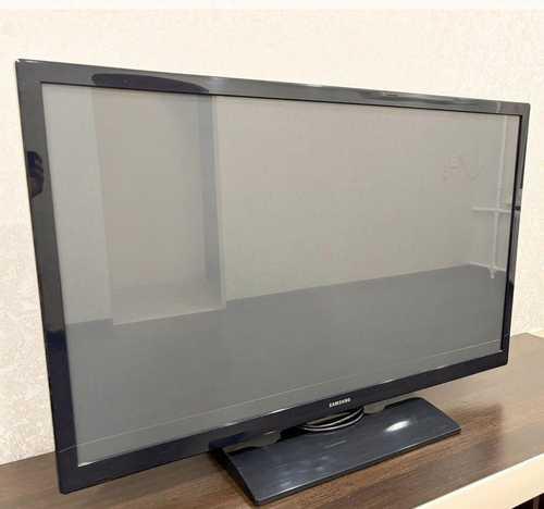 43" Телевизор Samsung PE43H4000AK