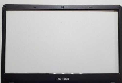 Рамка экрана ноутбука Samsung NP300E4A
