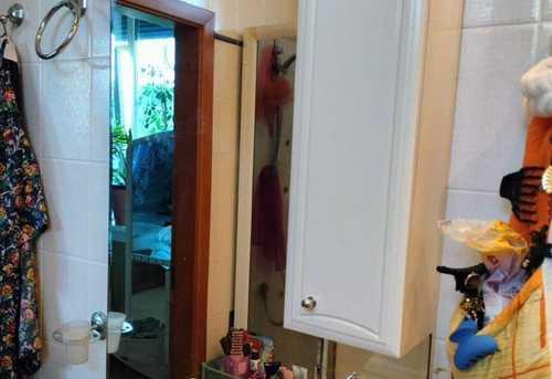 Зеркало для ванной с шкафчиком