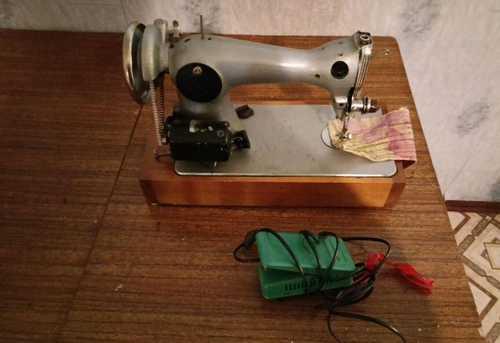 Швейная машина Подольск с электроприводом
