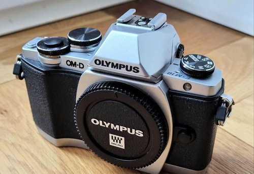 Olympus o m d e m10