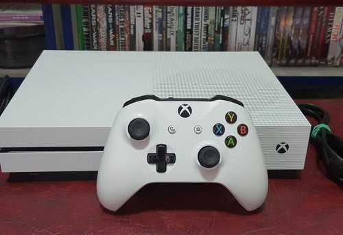 Xbox One S. 1Tb. 500+ игр 1 год. Обмен на PS-XBox
