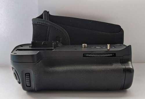 Батарейный блок Nikon MB-D11