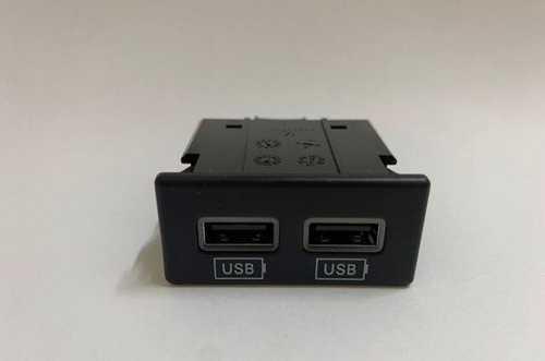 Разъём USB Jeep Grand Cherokee WK2 6.4 2016
