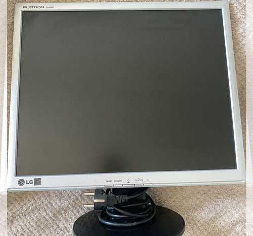 Монитор LG 19" Flatron L1942SE-S