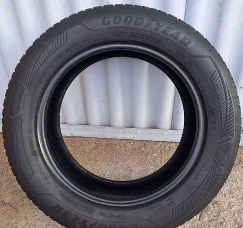 Goodyear Vector 4Seasons 215/60 R17 100V