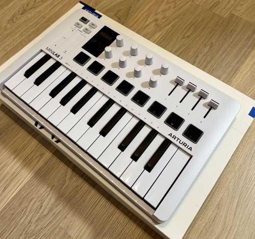 Midi клавиатура Arturia Minilab 3
