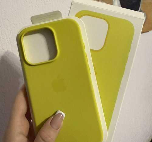 Silicone case iPhone 16 pro star fruit желтый