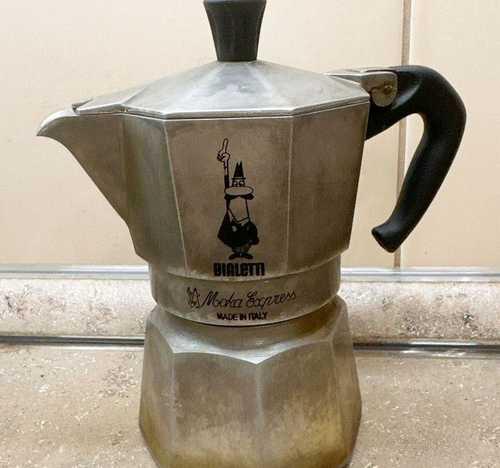 Гейзерная кофеварка bialetti