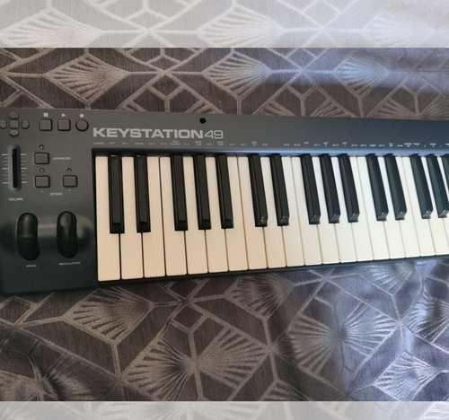 Миди-клавиатура M-Audio Keystation 49