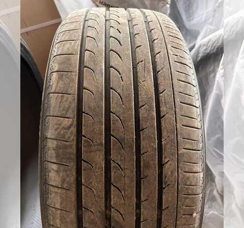 Yokohama BlueEarth RV02 245/40 R20