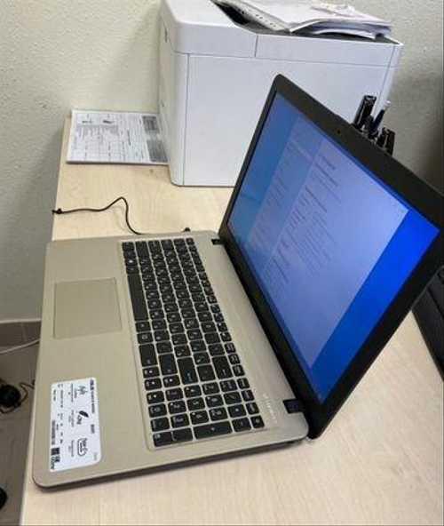 Ноутбук Asus D540Y