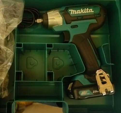 Гайковерт аккумуляторный makita