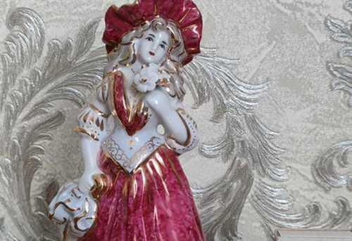 Фарфоровая статуэтка "Дама с зонтиком" Кисловодск