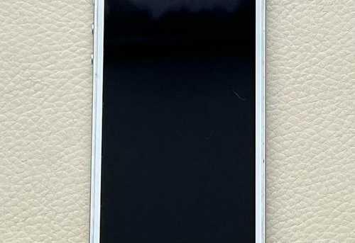 Телефон iPhone SE Silver 32 Gb
