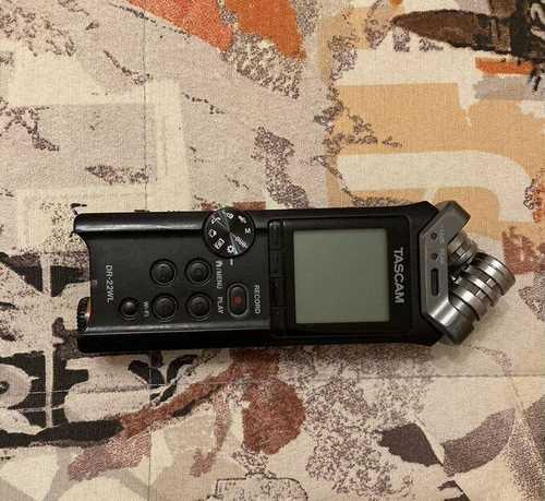 Диктофон/рекордер Tascam DR-22WL