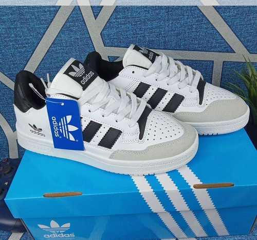 Adidas Forum low