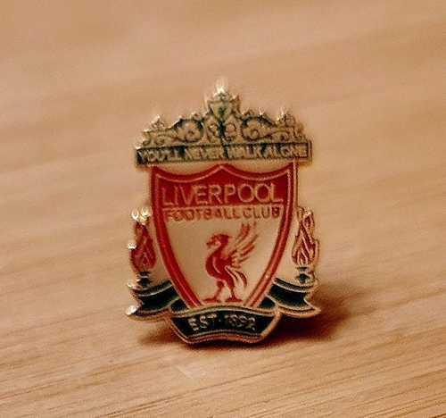 Футбольная атрибутика клубный герб Liverpool FC