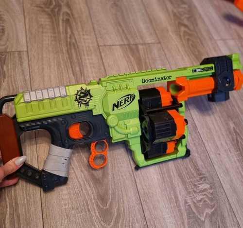 Бластер Nerf Doominator Zombie Strike