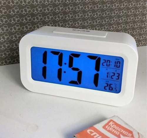 Часы электронные настольные с будильником