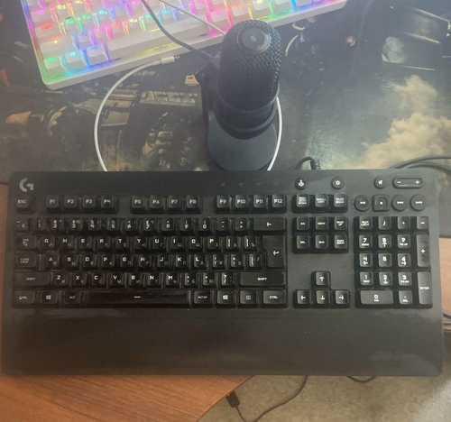 Logitech g213