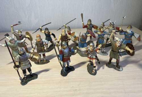 Солдатики галлы викинги римляне в окрасе одним лот