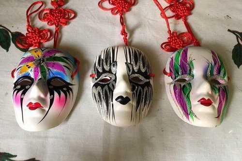 Венецианская маска декоративная