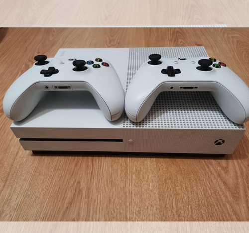 Microsoft Xbox One S, 512 ГБ, 2 геймпада