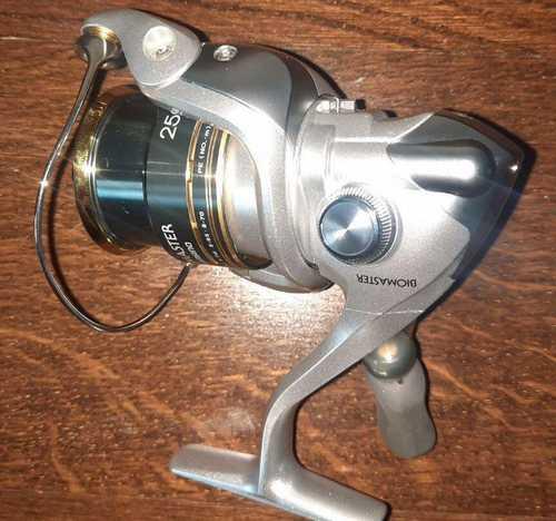 Катушка shimano 11 biomaster 2500S