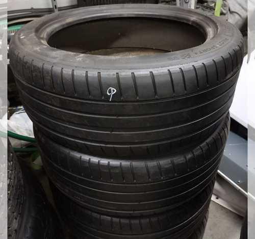 Michelin Pilot Sport 4 235/45 R18