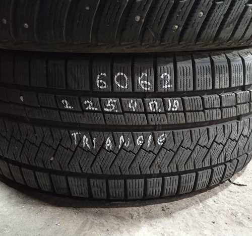 Triangle Snowlink TWT02 225/40 R19