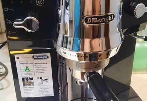 Кофеварка рожковая Delonghi EC820 В