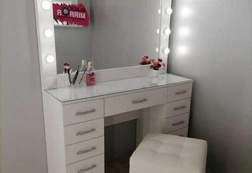 Туалетный столик белый с зеркалом