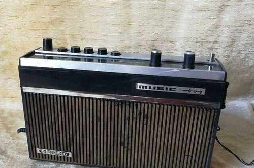 Радиоприёмник Grundig Music Boy 1968 года