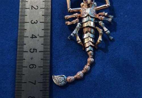 Золотая подвеска (кулон) скорпион с брилиантами