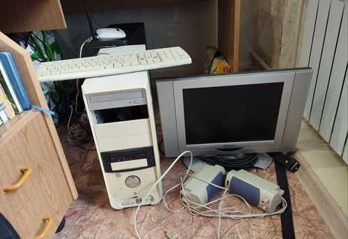 Компьютеры старые (2 штуки) + монитор