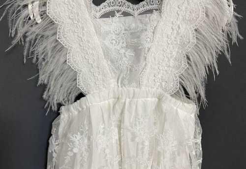 Платье-боди белое с перьями 74-80